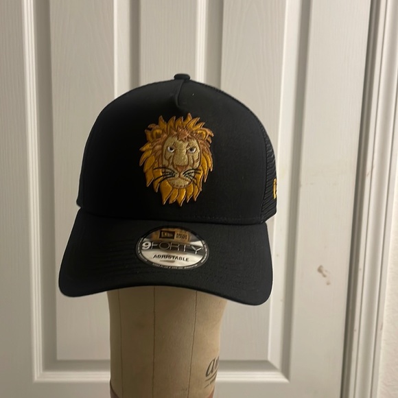 New Era | Accessories | New Era Lion Head Hat | Poshmark